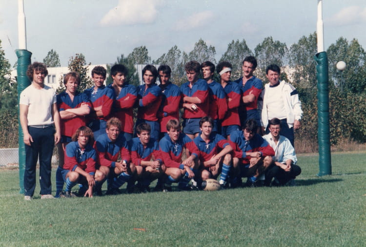 Photo de classe SAISON 85-86 de 1986, RUGBY - Copains d'avant