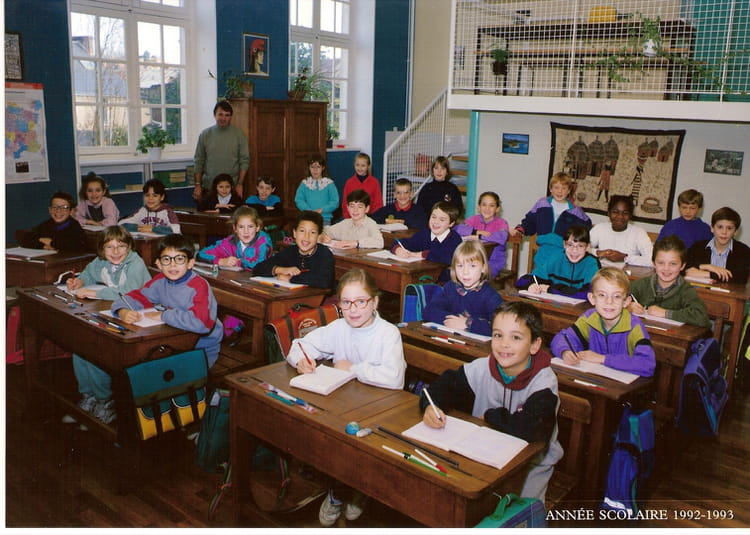 Photo de classe CM1 de 1992, ECOLE PIERRE DE RONSARD - Copains d'avant