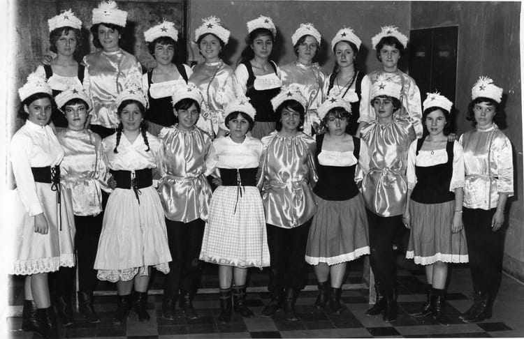 Photo de classe Ballet russe,avril 63 de 1963, INSTITUT LA VALSAINTE ...