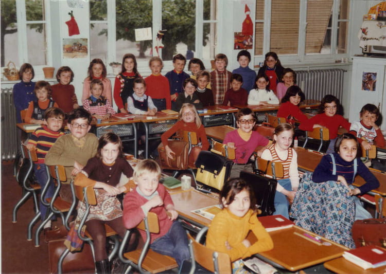 Photo de classe CE2 de 1974, Ecole Jean Jaures (Amberieu En Bugey ...