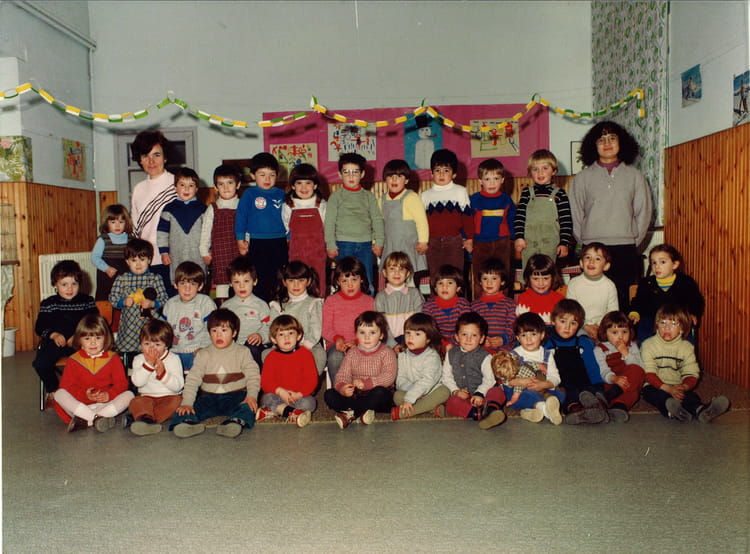 Photo de classe Maternelles de 1984, Ecole Saint Joseph Mixte (Coex ...
