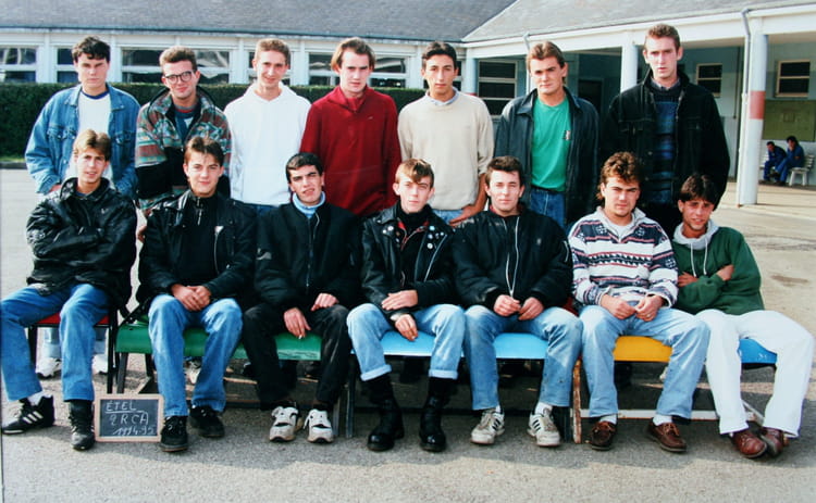 Photo de classe 2ème BEP R.C.A de 1996, Lycée Professionnel Emile James ...