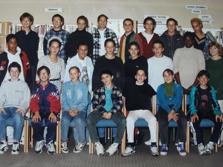 Photo de classe 4e4 de 1997, Collège Jean Racine - Copains d'avant