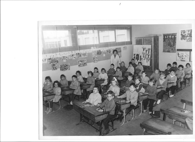 Photo de classe Classe enfantine (maternelle) de 1962, ECOLE BEL AIR ...