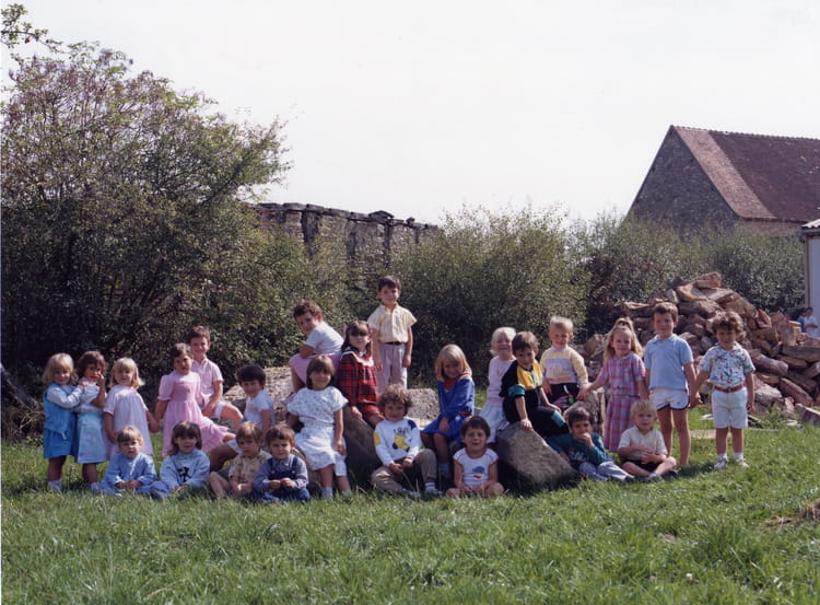 Photo de classe Maternelle de 1986, Ecole Primaire De Messey (Messey ...