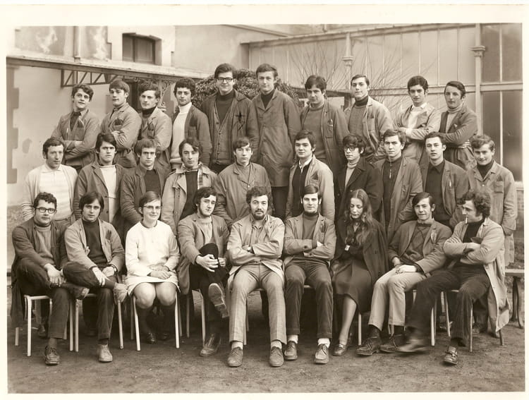 Photo de classe Terminale E de 1970, Lycée Gambetta - Copains d'avant