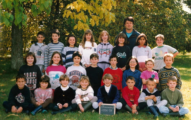 Photo de classe CM1 de 1997, Ecole De La Filature (Chenimenil ...