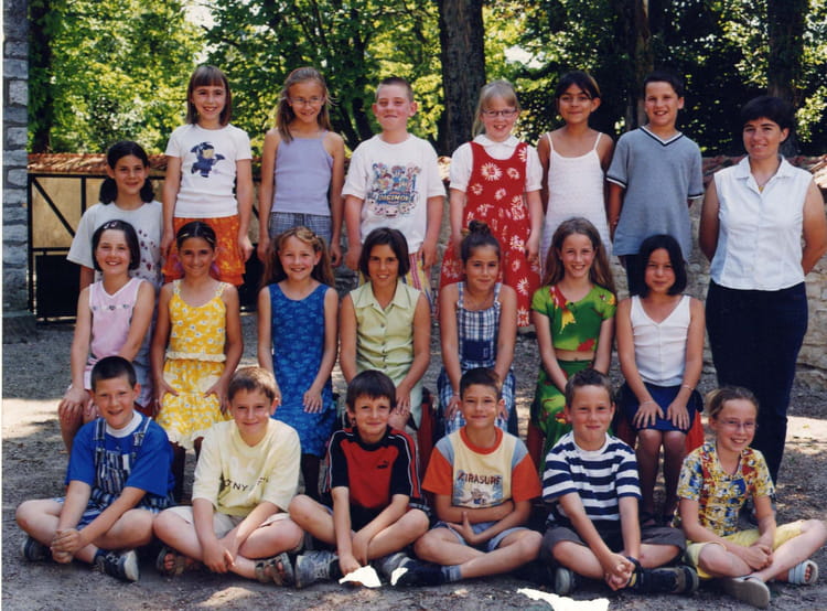 Photo de classe CE2 de 2000, école Primaire - Copains d'avant