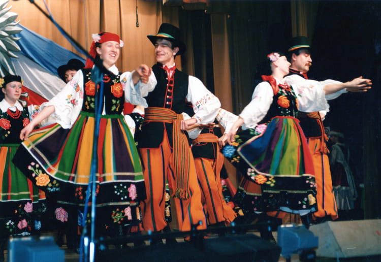 Photo de classe Danse : Oberek de 1989, MAZOWSZE - Copains d'avant
