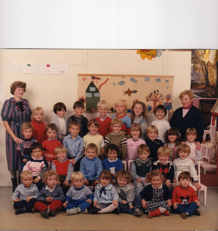 Photo de classe Classe enfantine(84-85) de 1985, ECOLE LEO LAGRANGE ...