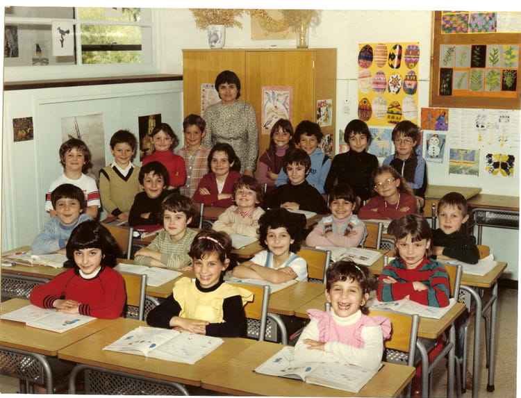 Photo de classe CE1 de 1980, ECOLE VAL FLEURI - Copains d'avant