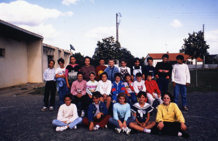 Photo de classe 6è B de 1993, Collège Isaac De Razilly - Copains d'avant