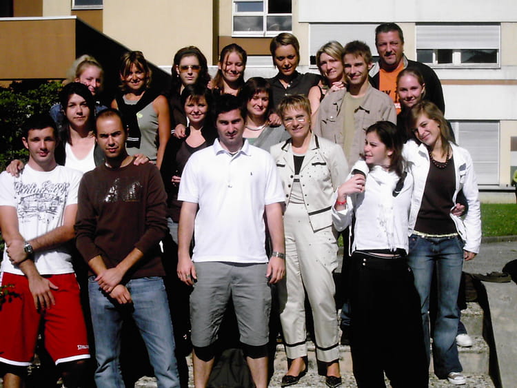 Photo de classe G5 promo 2006/2009 de 2007, INSTITUT DE FORMATION EN ...