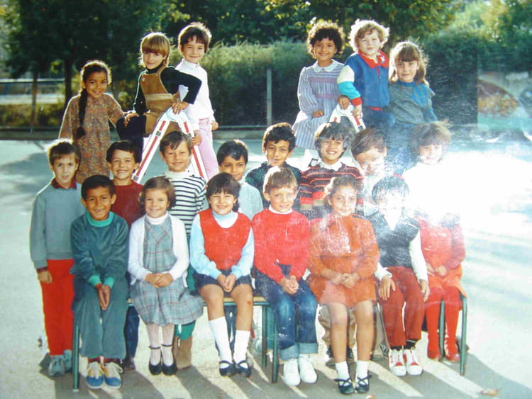 Photo de classe Ce1 de 1984, ECOLE LES OLIVES - Copains d'avant