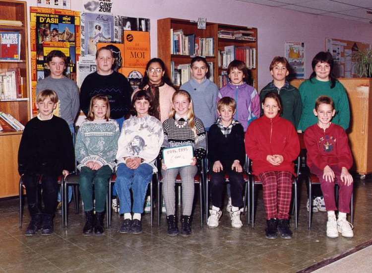 Photo de classe 6ème 1 de 1995, Collège Terres Rouges - Copains d'avant
