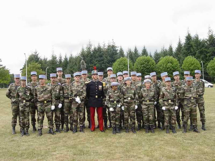 Photo de classe Après la présentation au drapeau de 2003, EOR - Copains ...