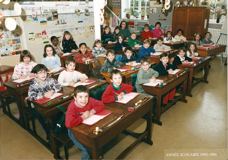 Photo de classe CE1 de 1995, ECOLE PIERRE DE RONSARD - Copains d'avant