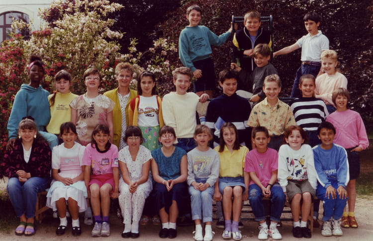Photo de classe Classe de CM2 de 1989, ECOLE ALICE SOLVAY - Copains d'avant