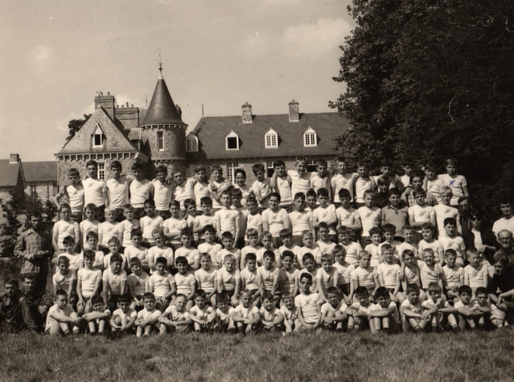 Photo de classe Colonie Vacances 1966 de 1966, Le Manoir Du Roscoat ...