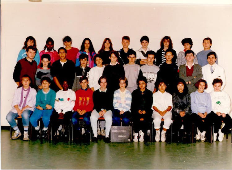 Photo de classe 2C de 1986, Lycée Jacques Feyder - Copains d'avant
