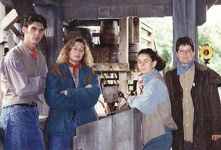 Photo de classe BTM 1994 de 1994, Disneyland Paris - Copains d'avant