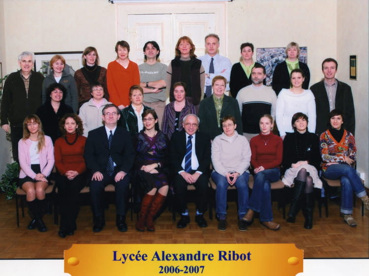 Photo de classe Admistration Lycée Alexandre Ribot Saint Omer de 2007 ...