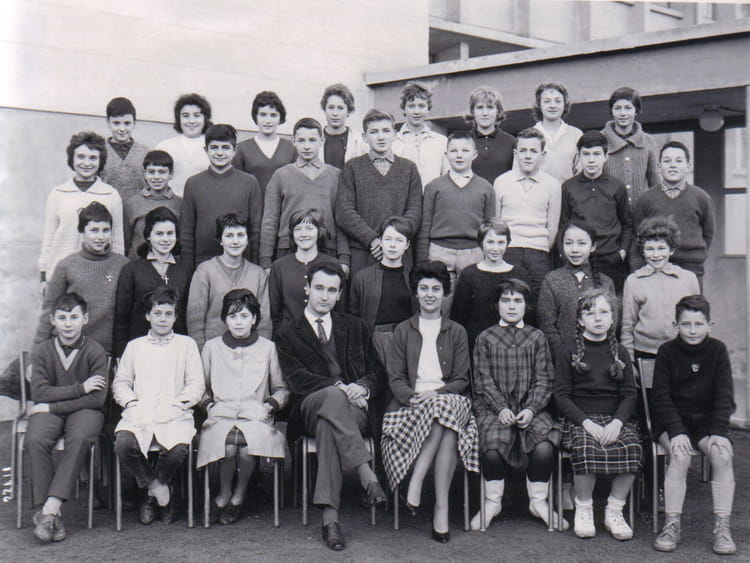 Photo de classe 2b de 1964, Lycée Francois Villon - Copains d'avant