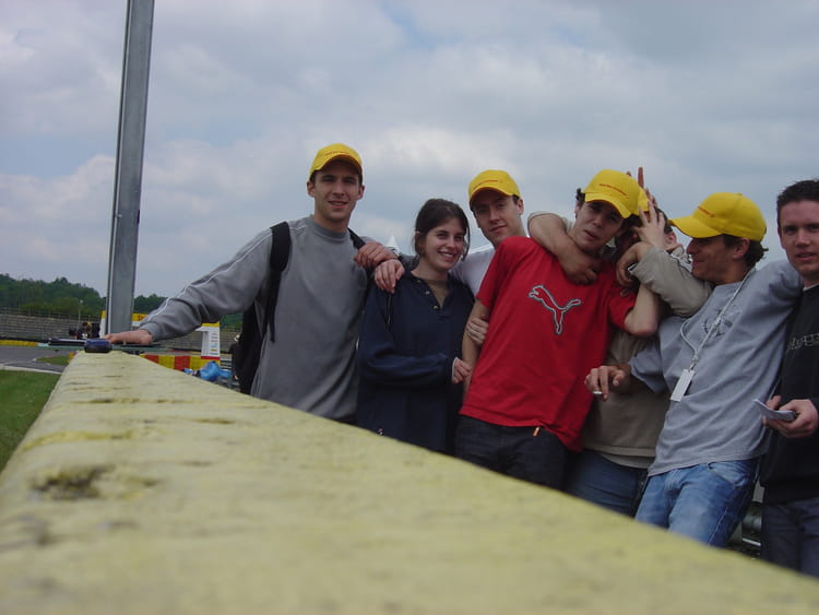 Photo de classe Ca déconne .... de 2004, EVRY SHELL ECO MARATHON ...