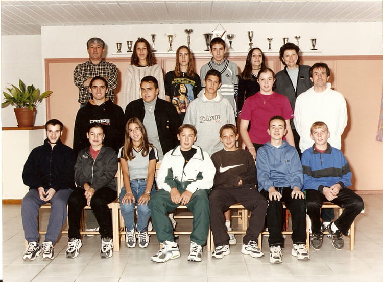 Photo de classe 3ème 99/00 de 1970, Collège Antoine Pons - Copains d'avant