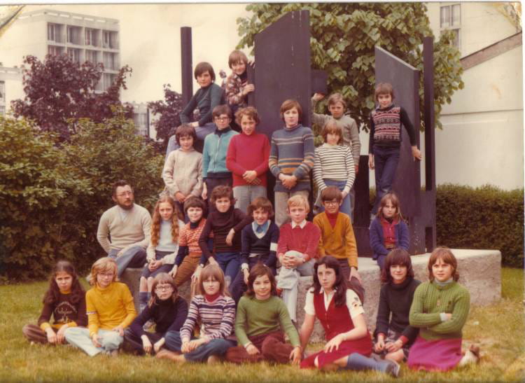 Photo de classe Cm2 de 1977, ECOLE EUROPE ADRIATIQUE - Copains d'avant