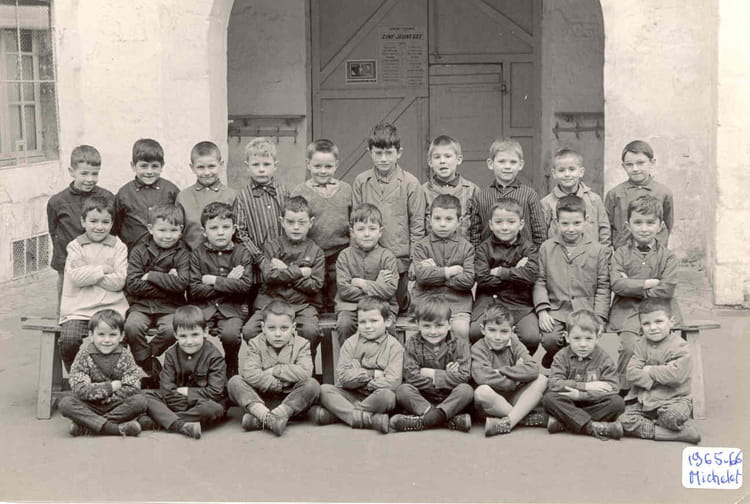 Photo de classe CE1 de 1966, Ecole Groupe Scolaire Jules Michelet ...