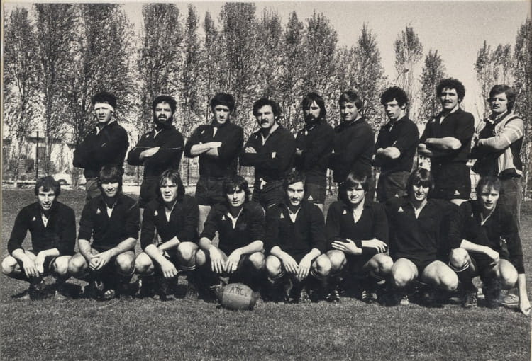 Photo de classe L'equipe 1 de 1982 de 1982, AIX RUGBY CLUB - Copains d ...