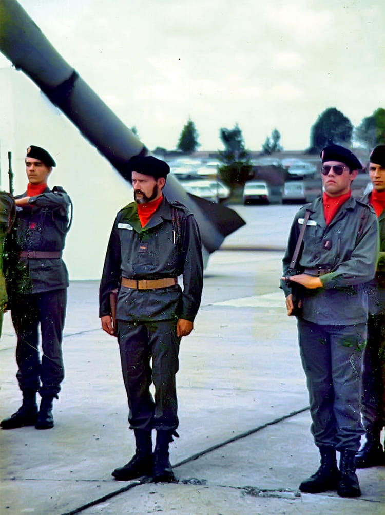 Photo de classe Cérémonie au 4°RA en 81 de 1981, 4eme R.a (Regiment D ...