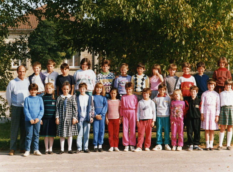 Photo de classe CM1 1989-1990 de 1990, Ecole Marcel Roger (Neuilly ...