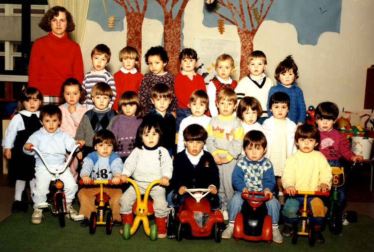Photo de classe Maternelle moyenne section de 1987, EUSTACHE RESTOUT ...