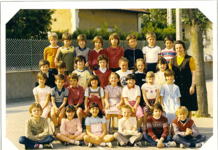 Photo de classe CE1 de 1981, Ecole Saint Joseph (Aix Les Bains ...
