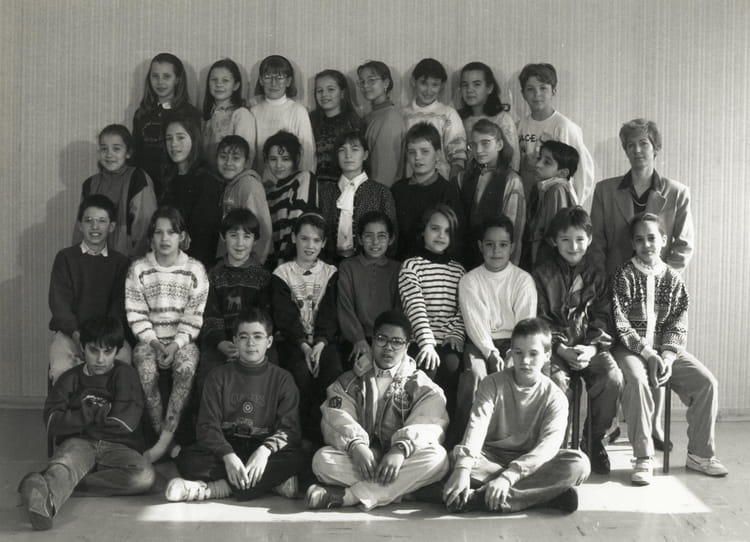 Photo de classe 6ème 3 de 1992, Collège André Doucet - Copains d'avant