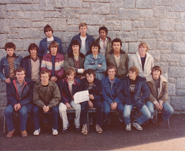 Photo de classe 3ème année soudeur(S) et chaudronnier (MF) de 1982 ...