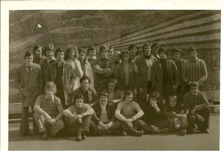 Photo de classe Terminale F3 de 1974, Lycée Pierre-emile Martin - Copains d'avant