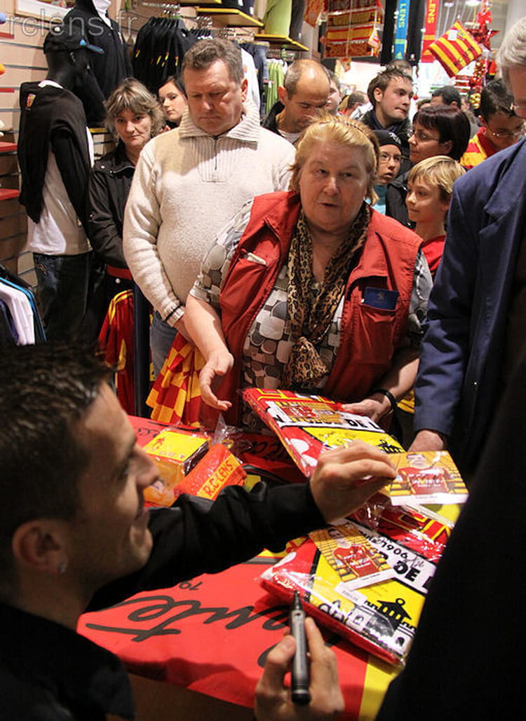 Photo de classe Scéances de dédicaces à emotion foot. de 2011, RC LENS ...