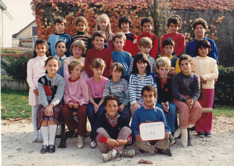 Photo de classe CE2 de 1986, Ecole Beaucourt (Beaucourt) - Copains d'avant