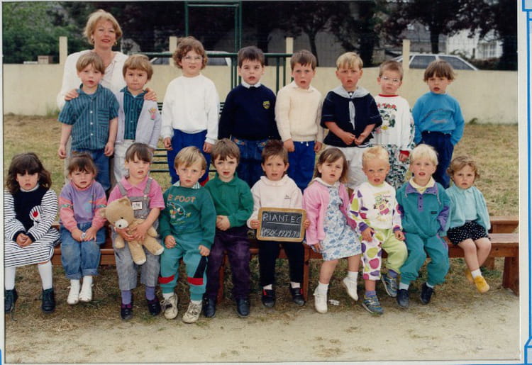 Photo de classe Maternelle de 1990, ECOLE SAINT JOSEPH - Copains d'avant