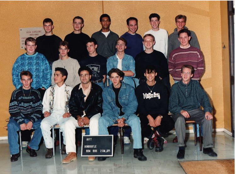 Photo de classe 2ème S.M./D.P.I. de 1994, CFA - Copains d'avant