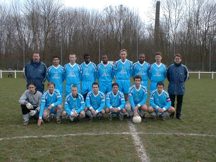 Photo de classe Equipe Réserve 2000 de 2000, AS PLAILLY - Copains d'avant