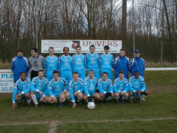 Photo de classe Equipe Première Interdistrict 2000 de 2000, AS PLAILLY ...