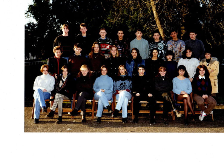 Photo de classe 1er CAS de 1995, JEAN CAPELLE - Copains d'avant