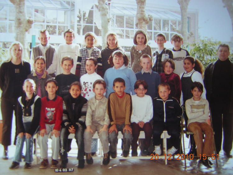 Photo de classe Cm1 de 2003, Ecole Emile Zola (Denain) - Copains d'avant