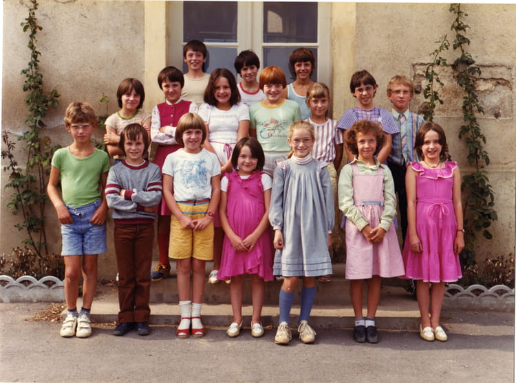 Photo de classe CE2-CM1-CM2 (Viscolon) de 1982, ECOLE PRIMAIRE ...