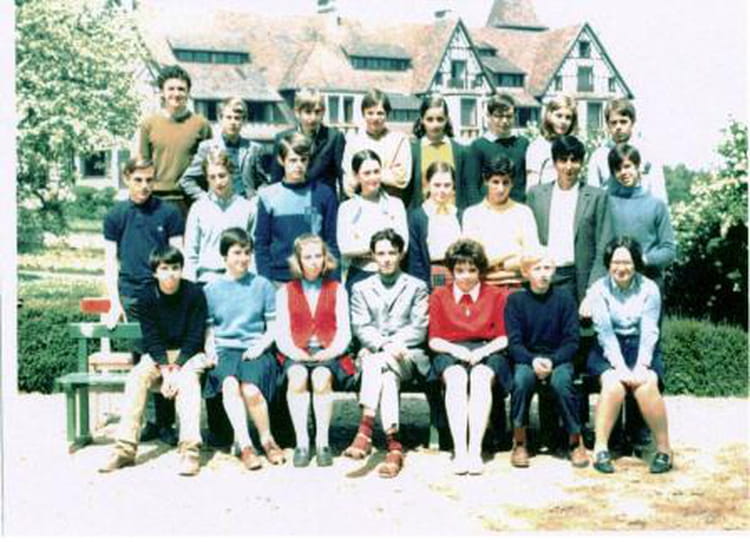 Photo de classe 3e moderne de 1969, Collège Saint-adjutor - Copains d'avant