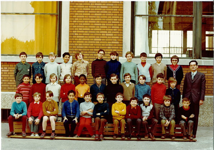 Photo de classe CM2 de 1972, ECOLE JULES FERRY - Copains d'avant